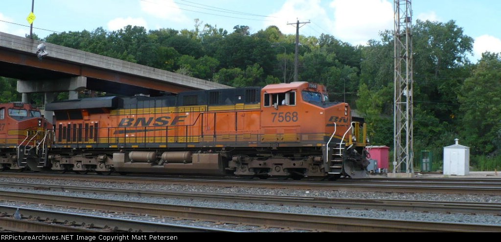 BNSF 7568